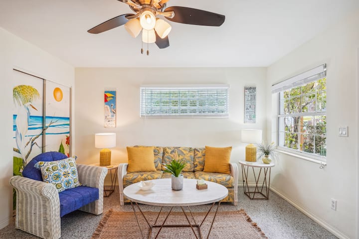 Beach Quarters #4 - Pet Friendly! - Gulfport, FL