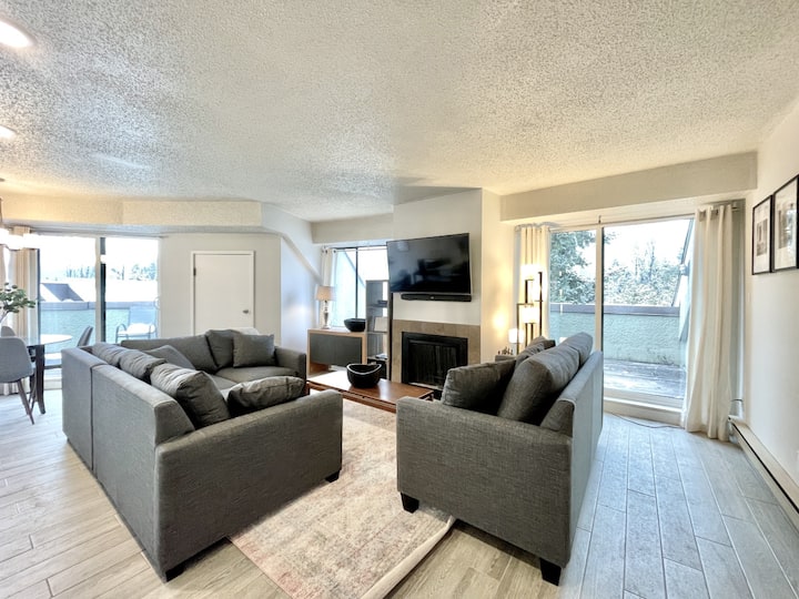 Whistler Village Penthouse Steps From Chairlifts - Whistler