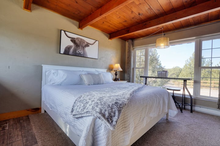 Sunrise Cabin: Experience Highland Meadows - Hot Springs, SD