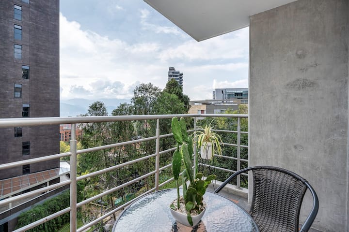 The Poblado Retreat: 1br, 2 Beds, Ideal Location - Medellín