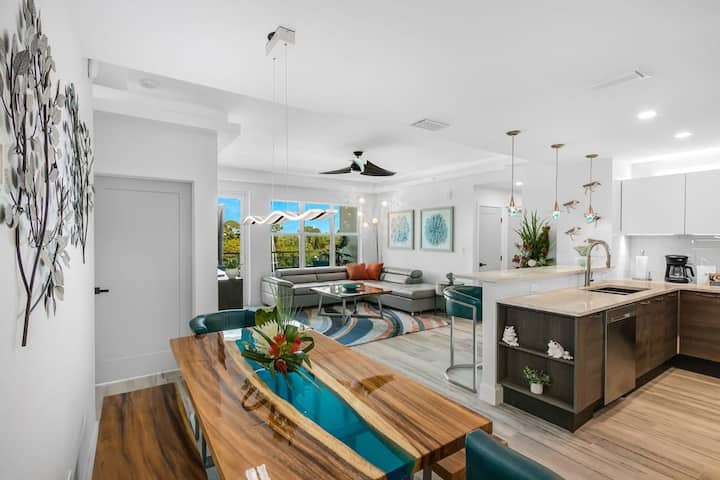 Waterfront Condo: Pool, Hot Tub & Water Views! - Cocoa, FL