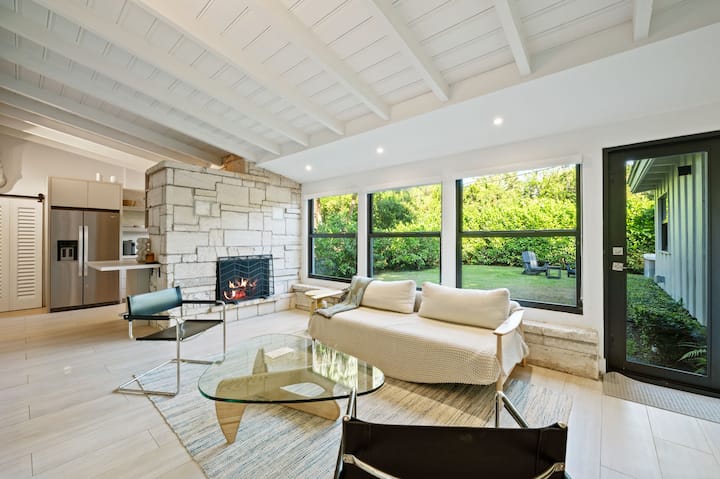 Coconut Grove Mid-century Jungle Oasis - Coral Gables, FL