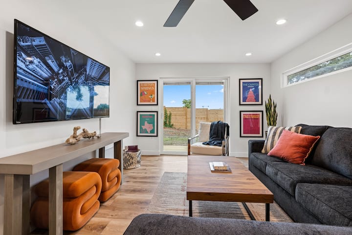 Newly Remodeled Modern Gem | Cozy + Central + Chic - Old West Austin - Austin