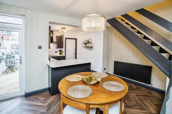 Cottage By Canal And Centre By Cheshire Escapes - Chester