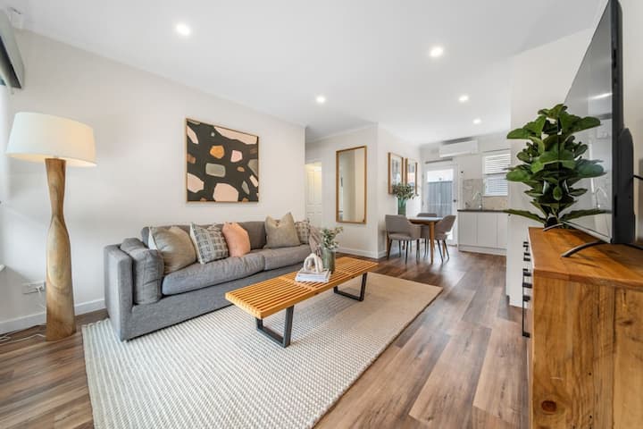 Three Tea House — Relaxed Living In Mile End - Adelaida