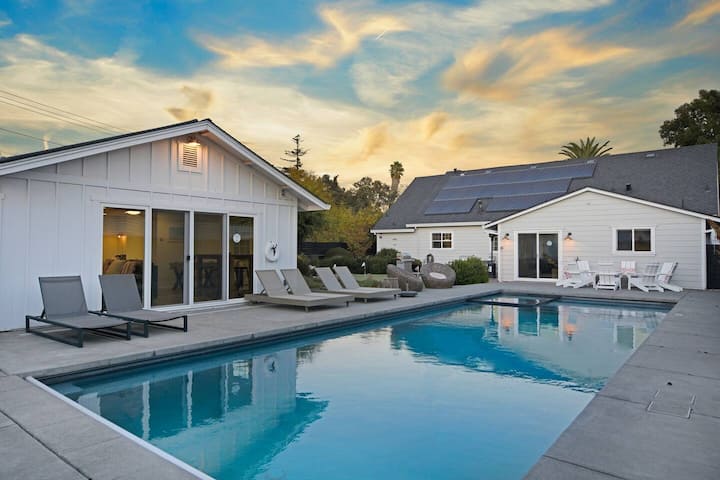 Relaxing Palmer Farmhouse Pool + Hot Tub + Putting - Sonoma, CA