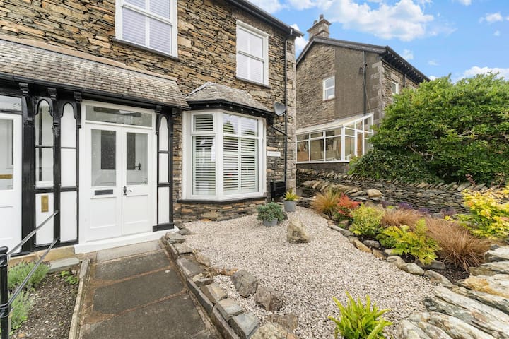 Sunnybank Cottage, Sleeps 4, With Private Parking - Windermere