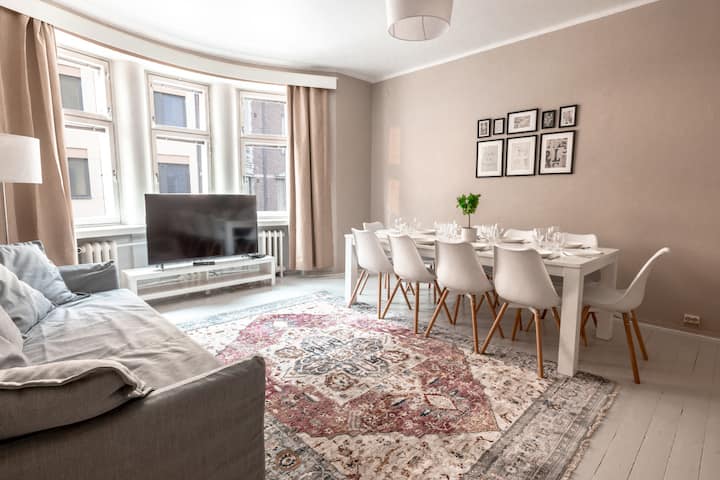 Bright & Spacious, 5 Br Apartment In The Center - Helsinki