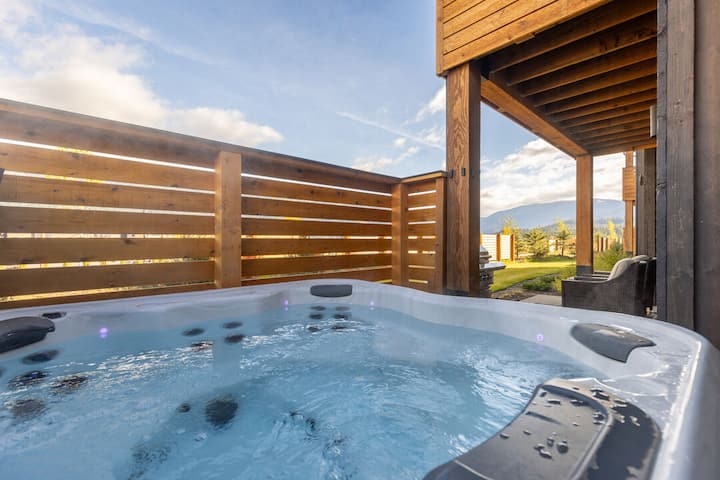 Private Hot Tub, Downtown, Luxury Townhouse - Big Sky, MT