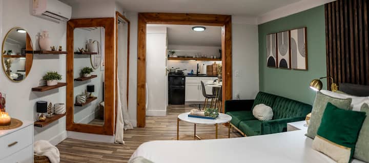 Downtown 1br Cottage For 4 (Renovated) - Tampa, FL