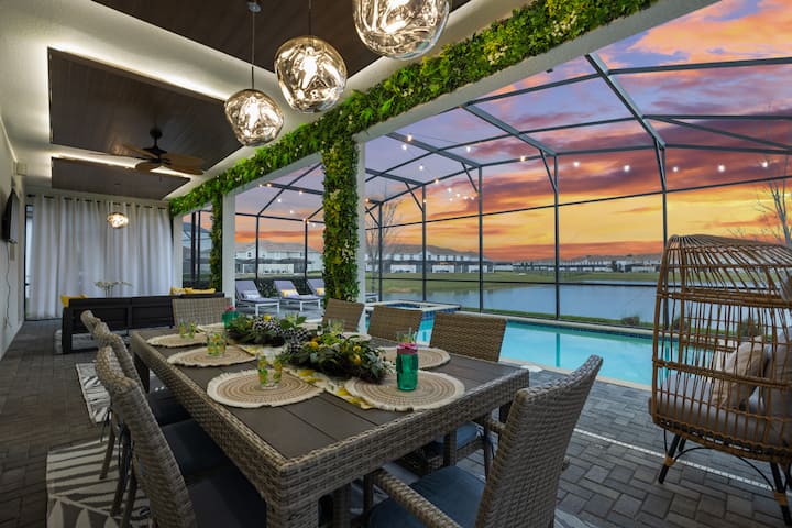 Lakeview Luxury Villa With Everything! - Kissimmee