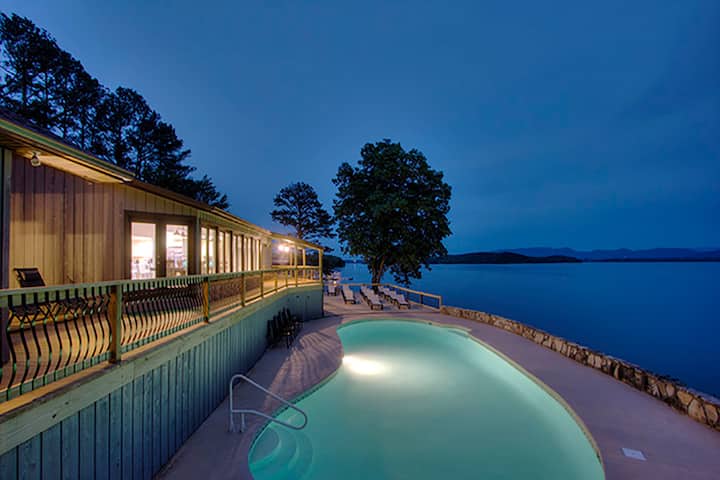 Expansive Lakefront Retreat W/ Pool & Games - Dandridge, TN