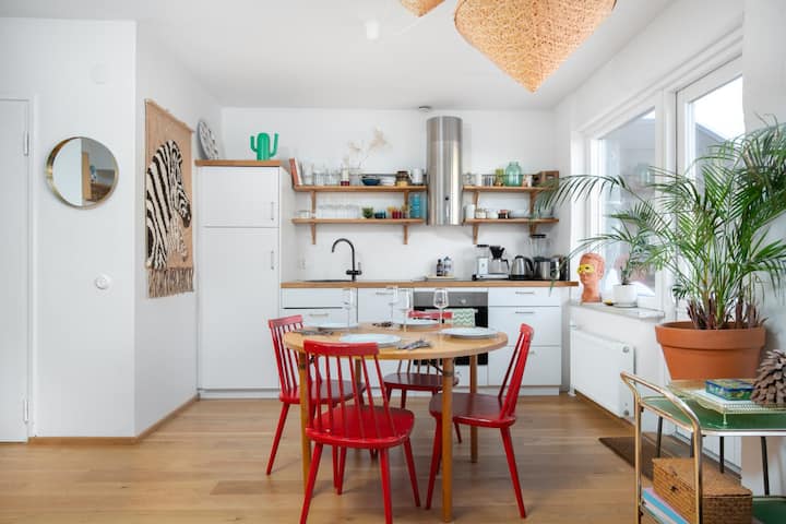 Spacious Top Floor Apt W Terrace - Helsinki