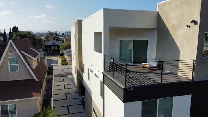 Modern Chic 5 Bedroom Home W/ Garage + Ev Charger - Los Ángeles, CA