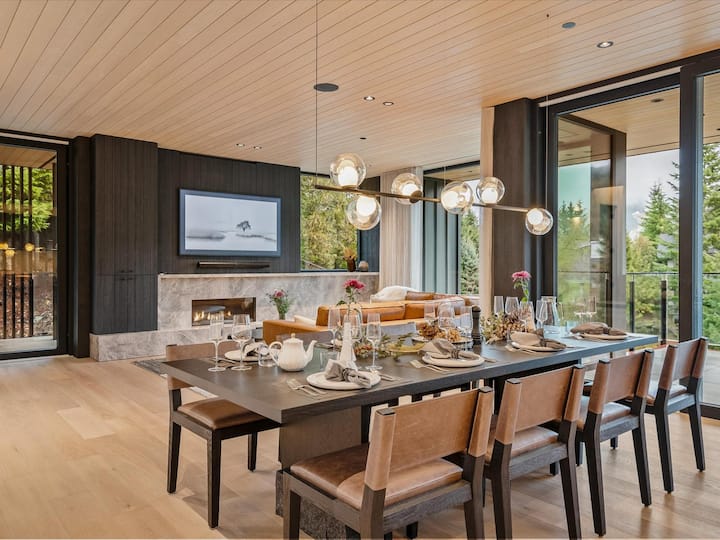 Blueberry Hill Retreat New W/ Incredible Mtn View - Whistler Blackcomb
