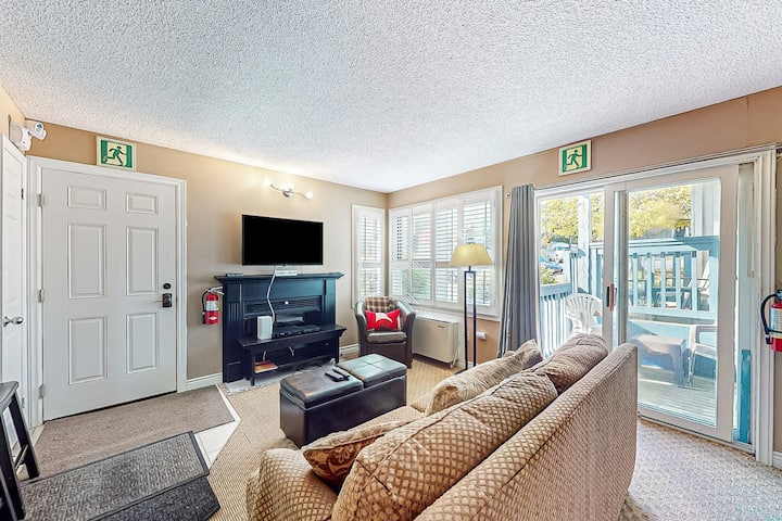 Ski-in/out Studio With Pool/hot Tub Access-dogs Ok - Collingwood