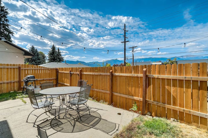 Mountain View | Games, Patio And Bbq In Co Springs - Colorado Springs, CO