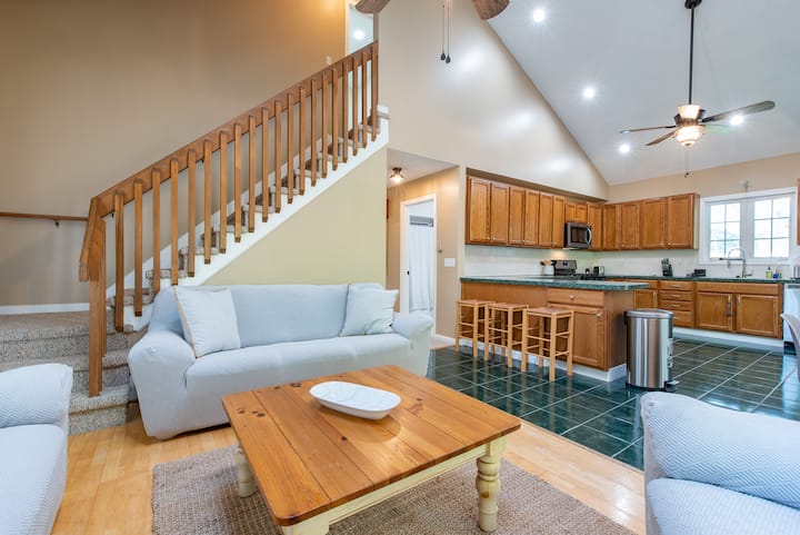 A Bonnet Shores Vacation Is Calling! Sleeps 12! - Rhode Island