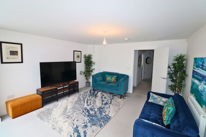 Spacious 4-bedroom Home In Scenic High Wycombe - High Wycombe