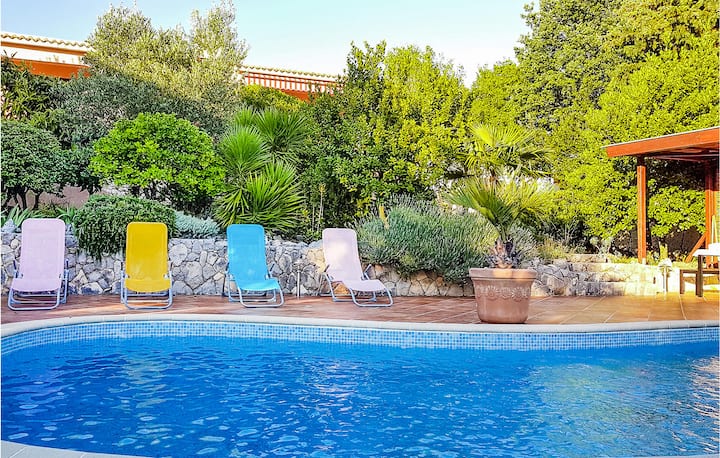 5 Bedroom Nice Home In Pinezici - Krk