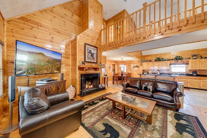 Rustic Elegance-luxury Home Loaded With Amenities - Helen, GA