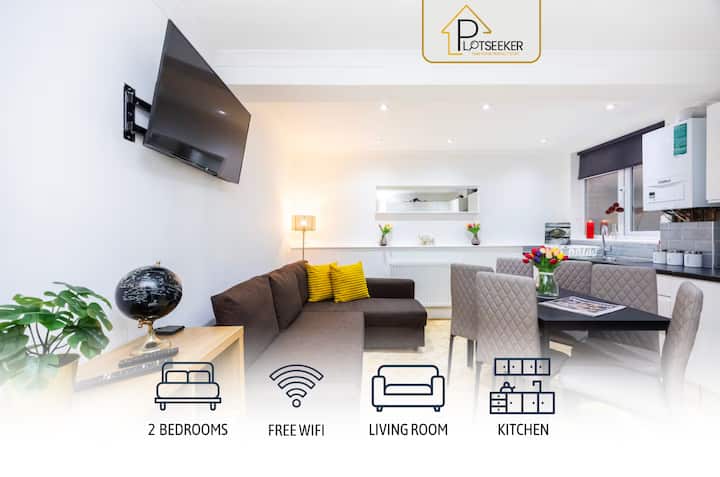 Stylish London Stay | Steps From The Tube - London