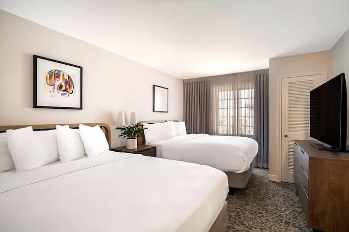 Hassle-free Stay! W/ Outdoor Pool, Free Breakfast! - Highlands Ranch, CO