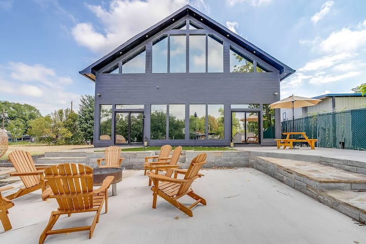 Waterfront Granbury Home W/ Electric Fireplace! - Granbury, TX