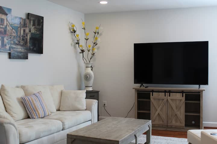 Comfy And Cozy -Minutes From Dc! - National Harbor, MD