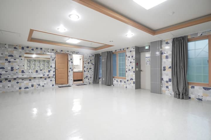 #수영장 #에코월드 #수옥폭포 #미로공원 2별관 103104호커넥팅룸 - South Korea