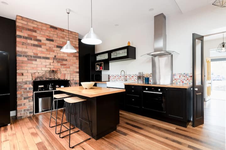 Gorgeous On Gleadow: The Twin - Launceston