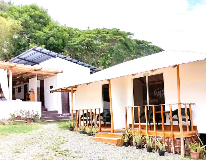 Cabin By The Bay: A Scenic Getaway - Sipalay