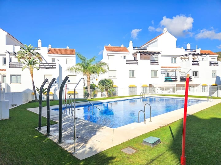 Apt With Views Over Valle Romano Golf Estepona - Estepona