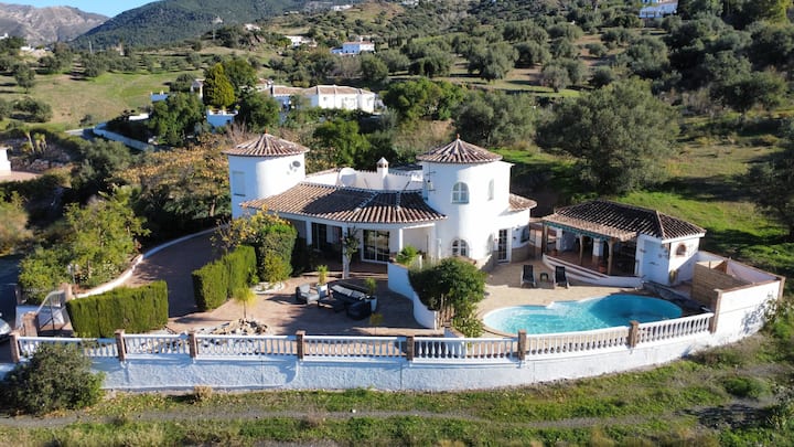 Villa Dos Torres: With Private Pool - In Alcaucin - Alhama