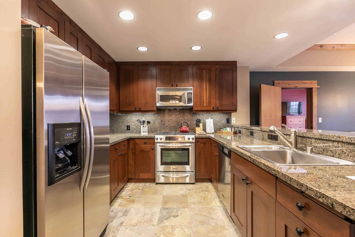 Catamount Lodge 201 - 2 Bedroom Village Residence - Condominiums for ...