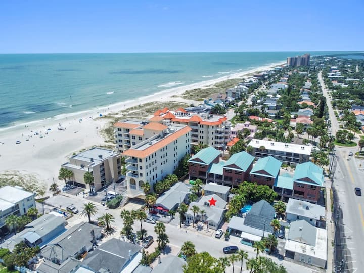 Clearwater Beach Cottages/sleeps 16 - Clearwater Beach, FL