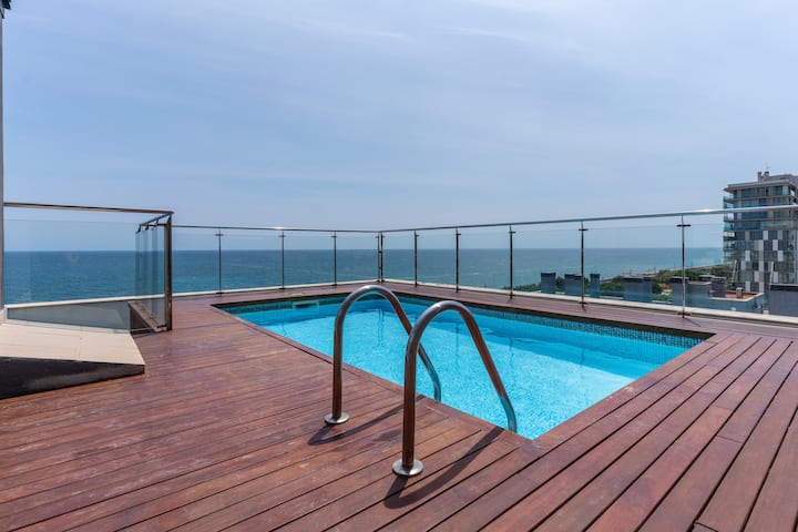 Horizonte Penthouse & Pool - Argentona