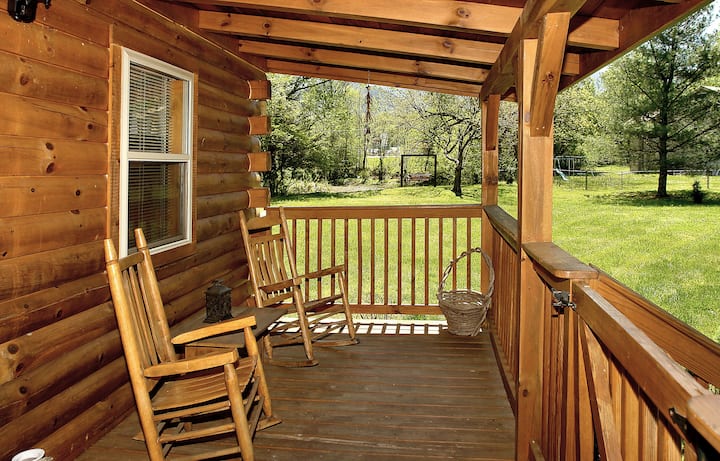 A Bit Of Heaven In The Smokies - Cosby, TN