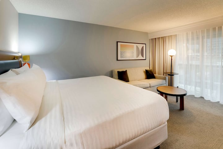 Located Close To Jack Drago Park, Pet-friendly! - Brisbane, CA