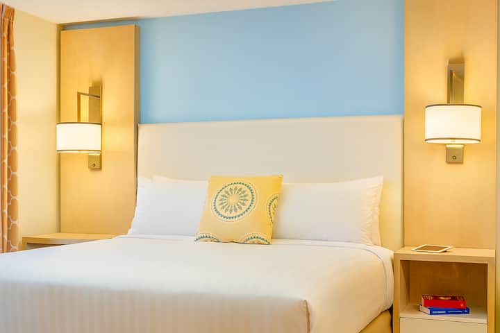 Close To Chicago Airport! Pool, Free Breakfast - Schaumburg