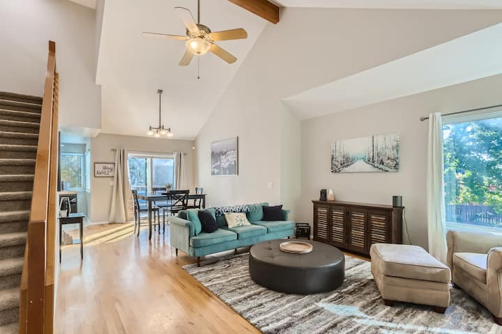 Tranquil Cul-de-sac Living: 5-bdr Family Home - Broomfield