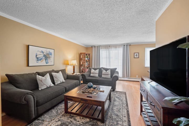 2br Suite | W/ Balcony | Near Nlrhc | Free Parking - Fort McMurray