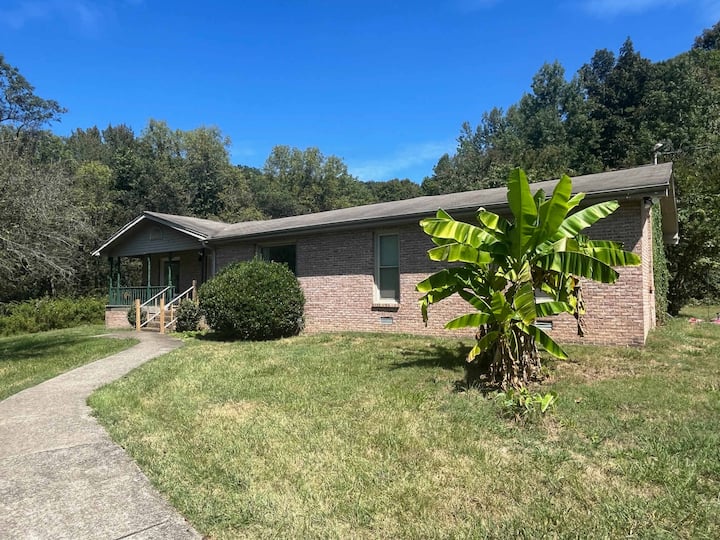Welcome Homestead- 3 Br Apt 4 Farmers - Fairview, TN