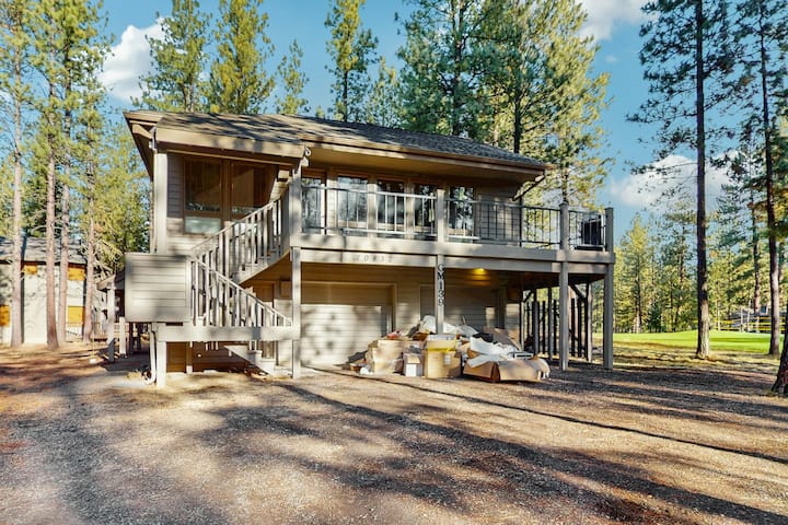 3br Tree-lined Home W/ Wood Stove, Ac Pool Acccess - Sisters, OR