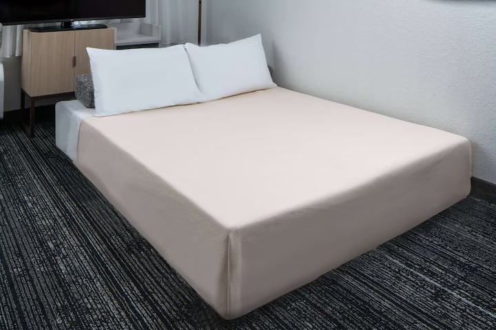 Three Large Pet-friendly Units W/ Full Kitchens! - Falls Church, VA