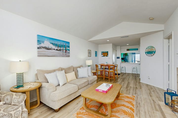 2br Near Beach With Pool, Hot Tub, & Gym - Corpus Christi, TX