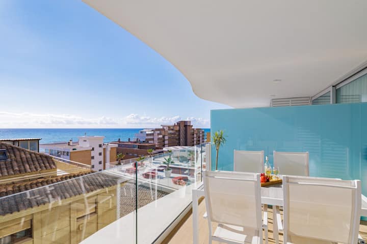 Pool/smarttv/beachequipment/ac/blackoutcourtains - Fuengirola