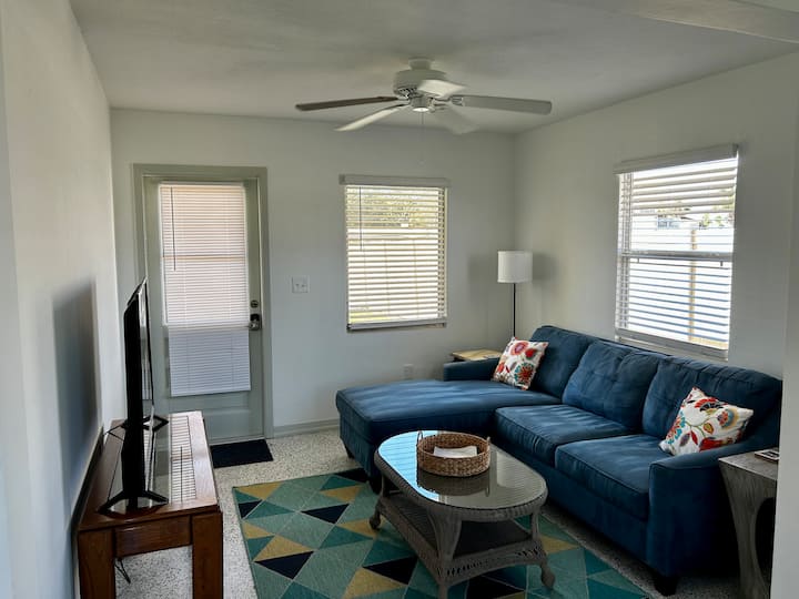 Nokomis Beach/ Next To Pops-spacious 1bedroom Apt - Venice, FL