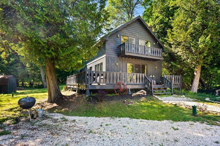 Secluded Cabin! Hot Tub, Lake Access, Arcade Rm! - Door County, WI