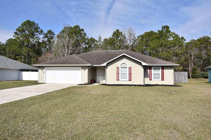 Spacious 4 Bedroom Home - Big Yard! - Kingsland, GA